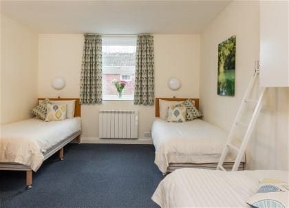 Stableside York Racecourse Accommodation Centre York - UK School Trips